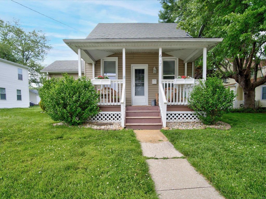 617 Morrison Ave, Waterloo, IL 62298 | Trulia