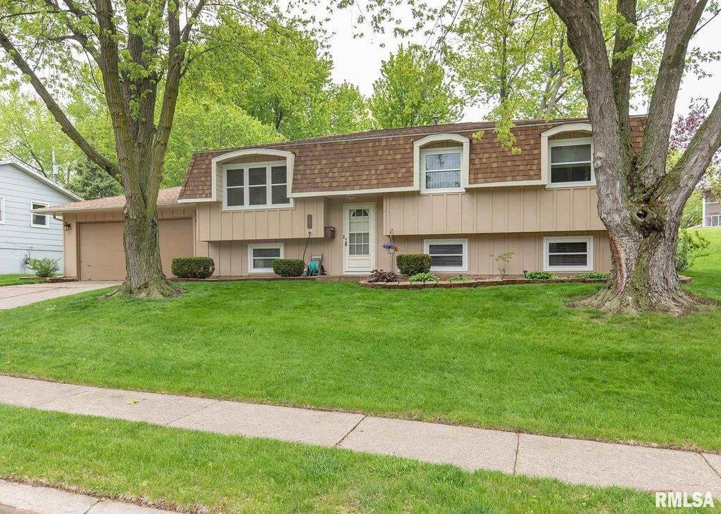 917 Northbrook Dr, Davenport, IA 52806 - See Est. Value, Schools & More