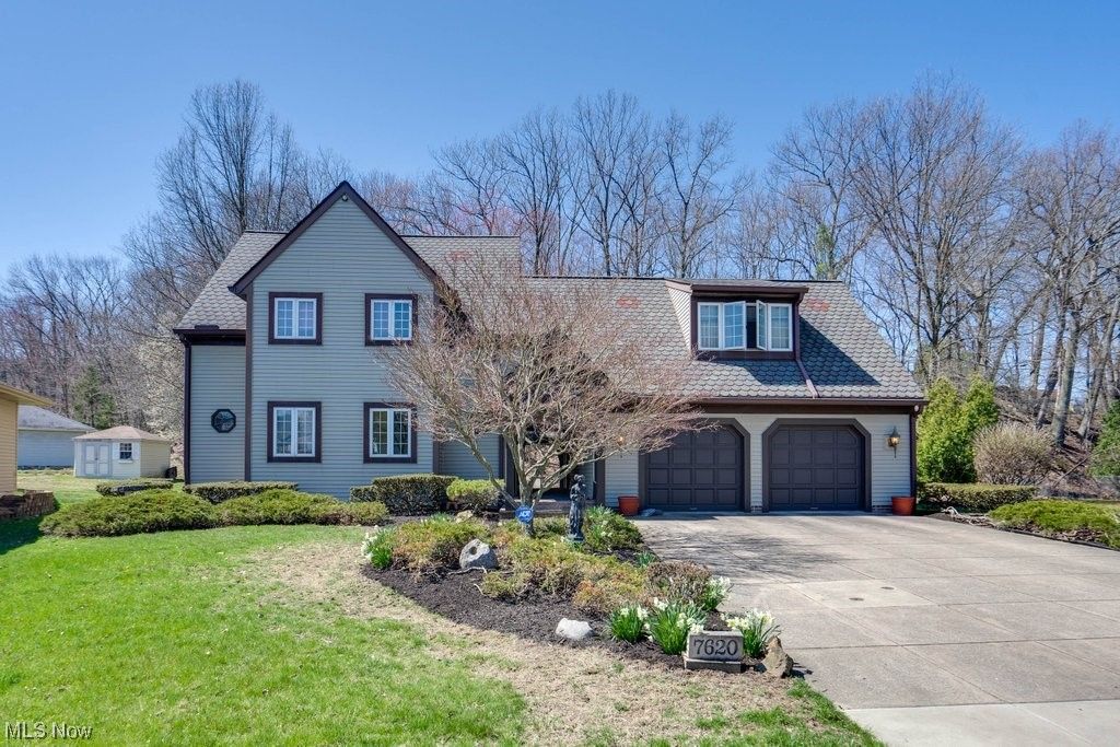 7620 Hidden Valley Ln, Parma, OH 44129 | Trulia