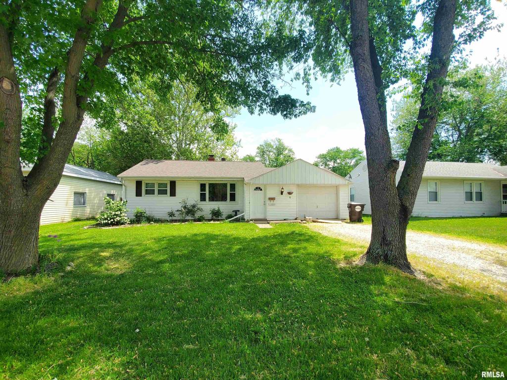 1420 N Birren Ave, Chillicothe, IL 61523 | Trulia