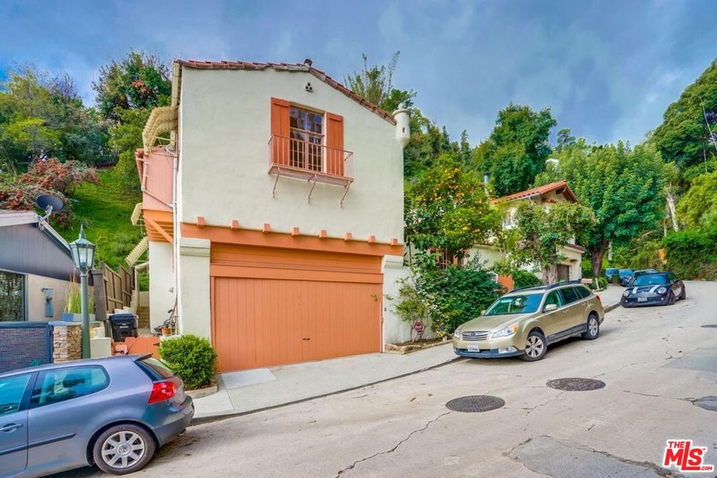 6926 La Presa Dr, Los Angeles, CA 90068 - See Est. Value, Schools & More