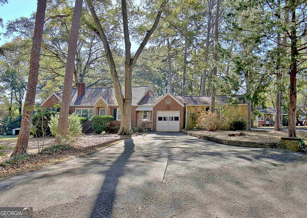 181 Fairview Dr, Fairburn, GA 30213 - See Est. Value, Schools & More