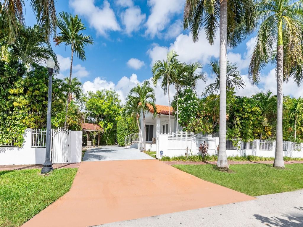 1300 71st St, Miami Beach, FL 33141 - See Est. Value, Schools & More