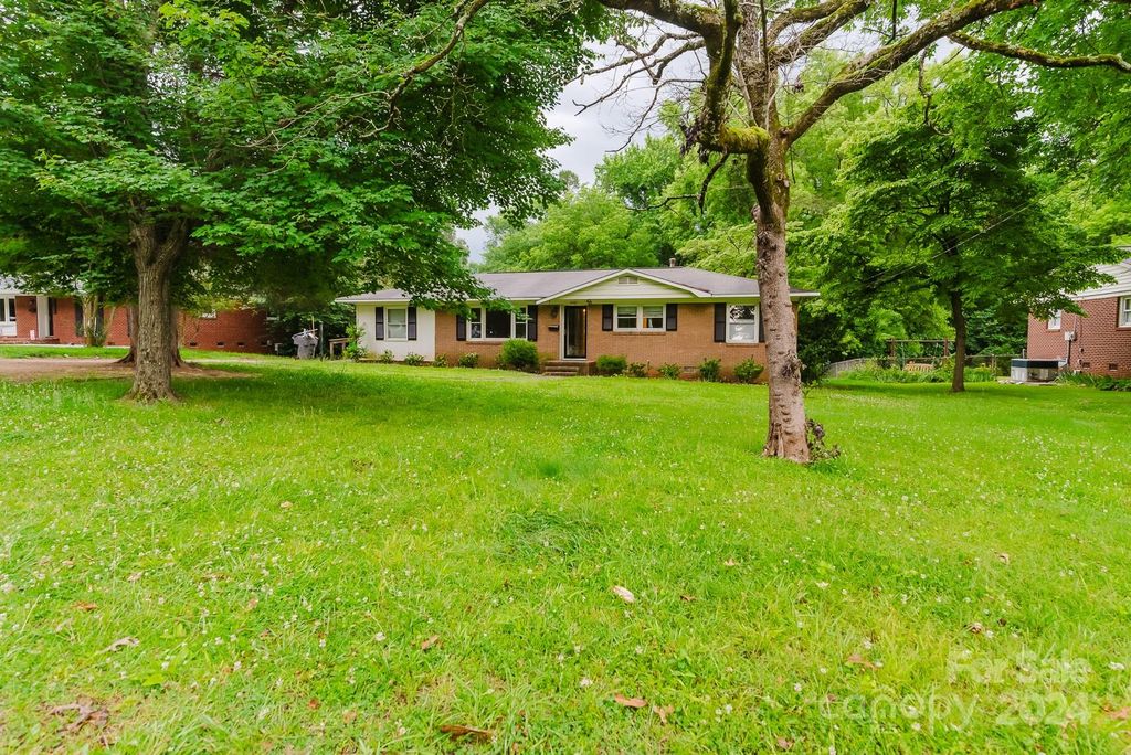 4061 Allwood Dr, Charlotte, NC 28217 - See Est. Value, Schools & More