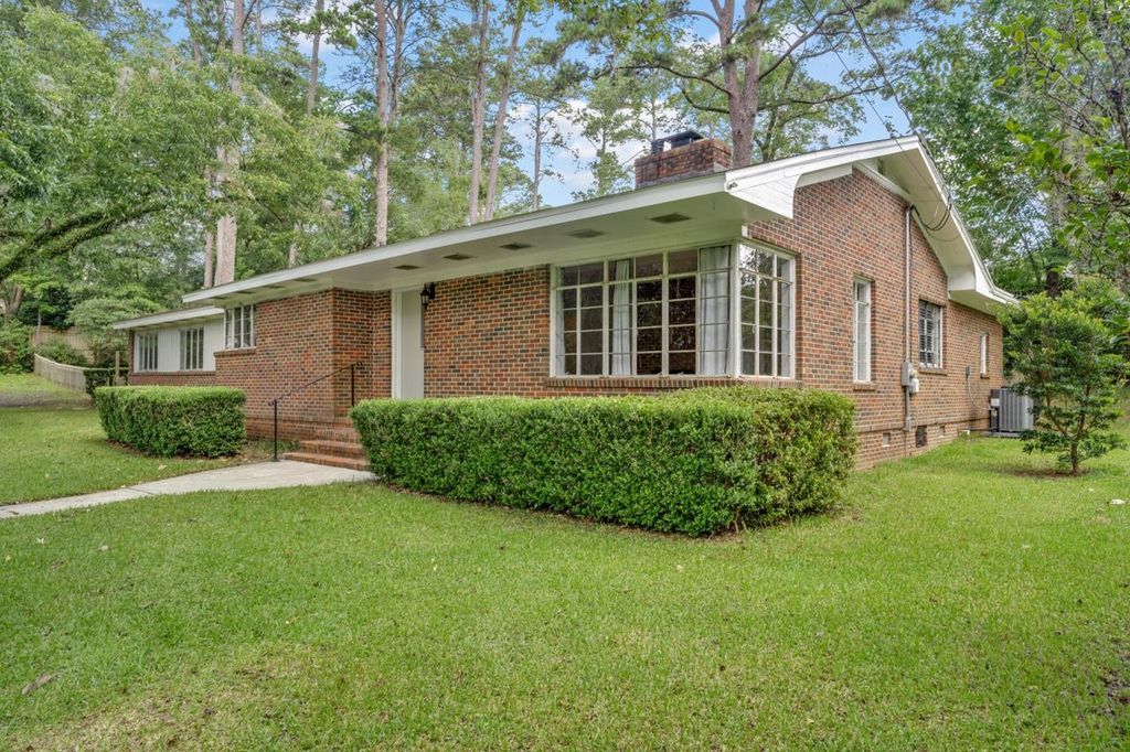 1828 Seminole Dr, Tallahassee, FL 32301 - See Est. Value, Schools & More