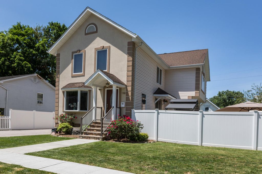 118 Monroe St, Haskell, NJ 07420 - See Est. Value, Schools & More