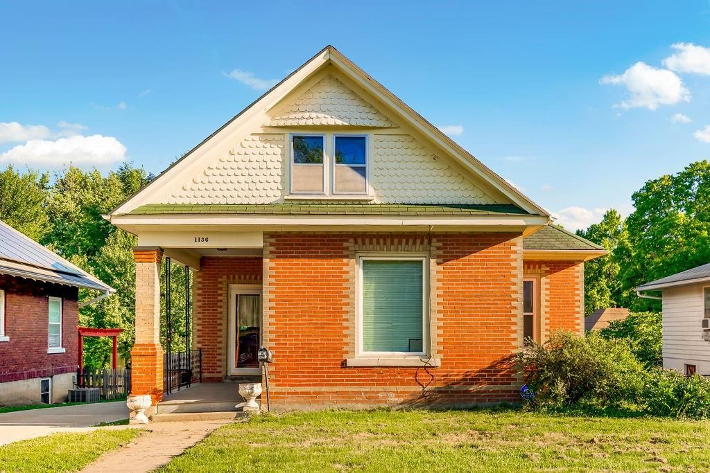 1136 Kearney St, Atchison, KS 66002 Single-Family Home for Sale | MLS ...