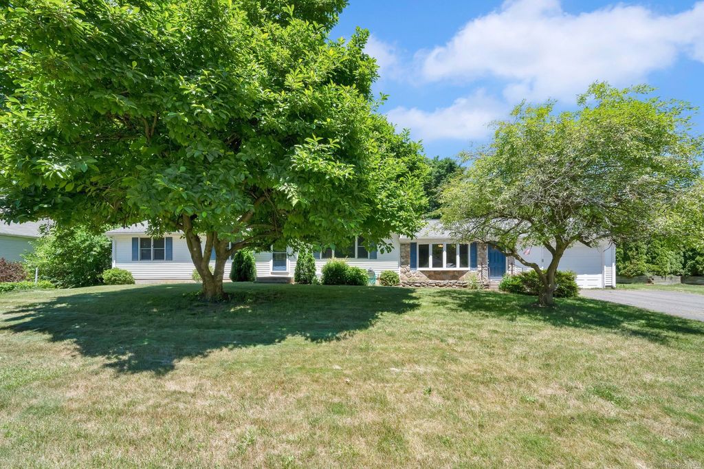 31 Tyler Road, Enfield, CT 06082 - See Est. Value, Schools & More