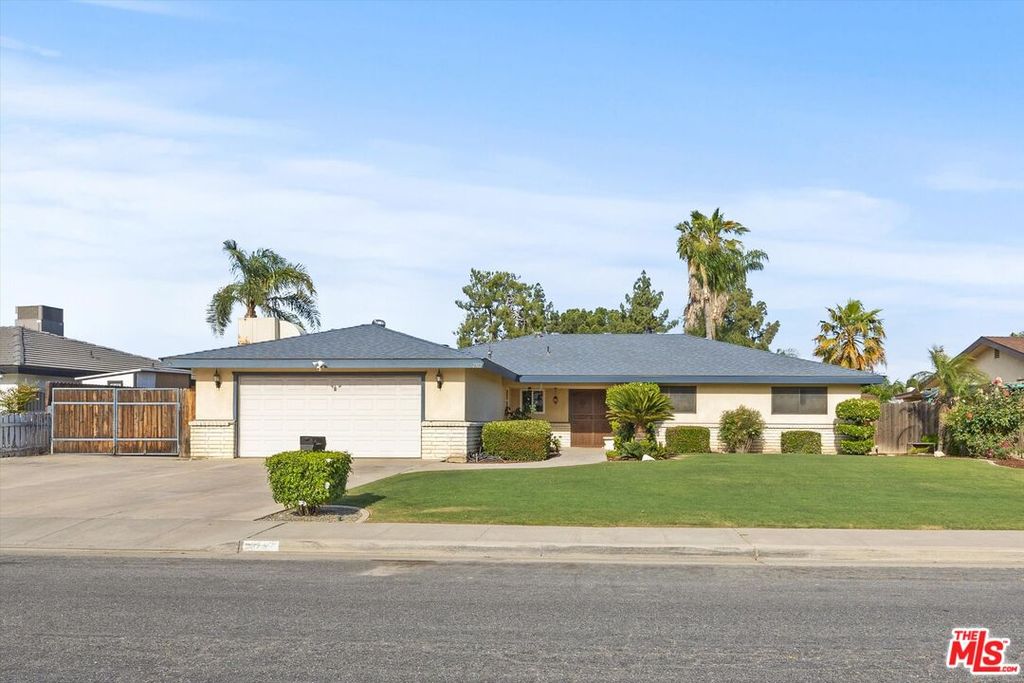 2312 Courtleigh Dr, Bakersfield, CA 93309 - See Est. Value, Schools & More