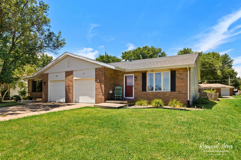255 N Tomagene Dr, Bourbonnais, IL 60914 - See Est. Value, Schools & More
