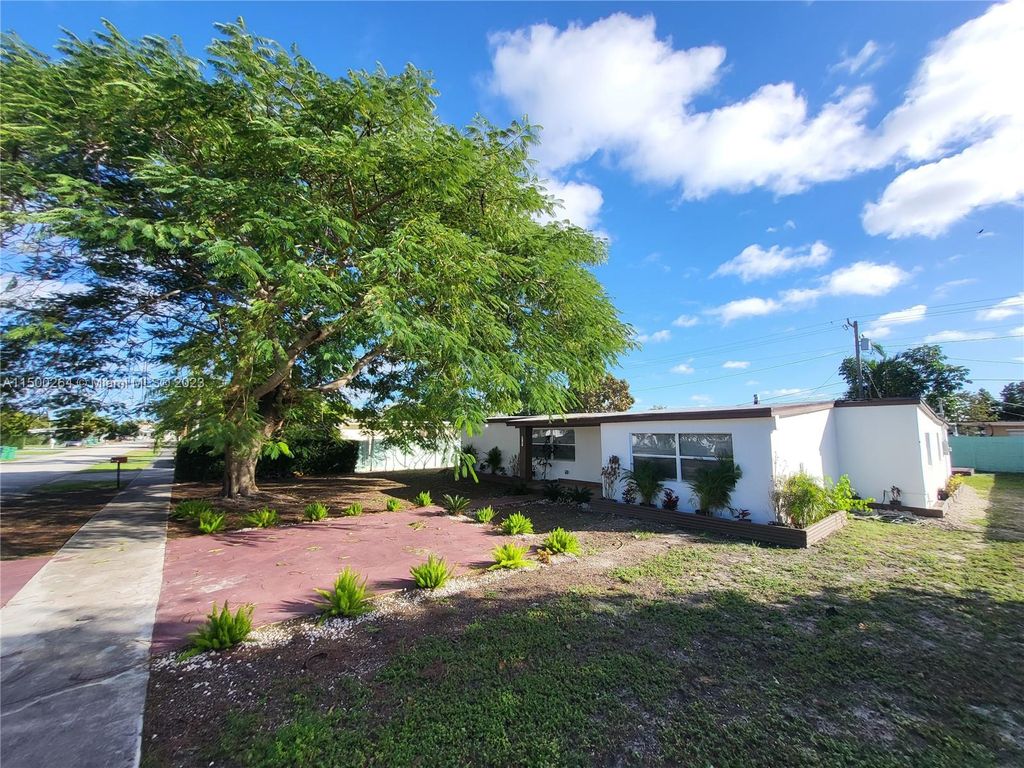 9900 SW 45th St, Miami, FL 33165 | MLS# A11500264 | Trulia