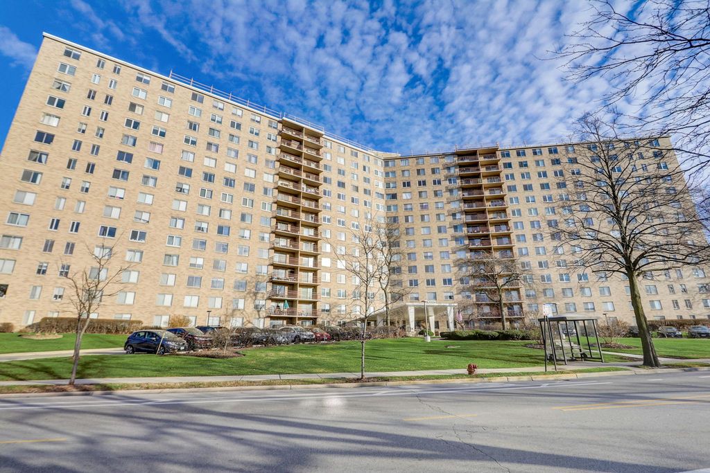6833 N Kedzie Ave #909, Chicago, IL 60645 - See Est. Value, Schools & More