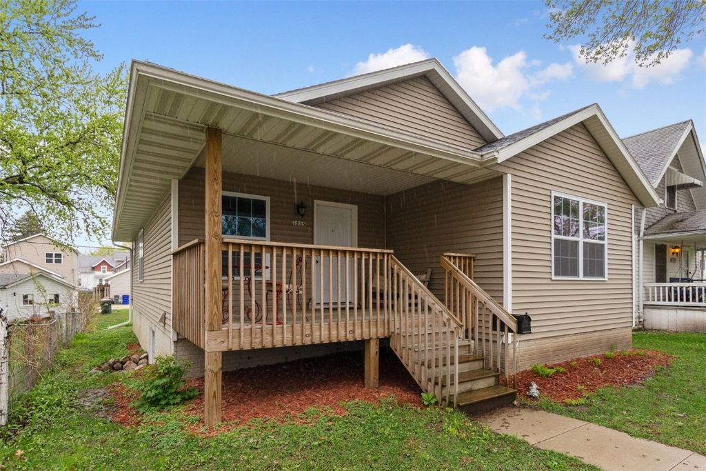 1235 N St SW, Cedar Rapids, IA 52404 - See Est. Value, Schools & More
