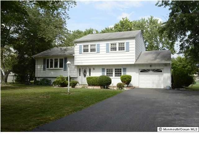 4 Georgetown Dr, Manalapan, NJ 07726 - See Est. Value, Schools & More