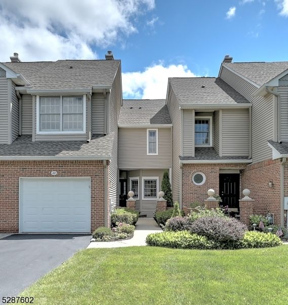 28 Clements Ct, Roseland, NJ 07068 - See Est. Value, Schools & More