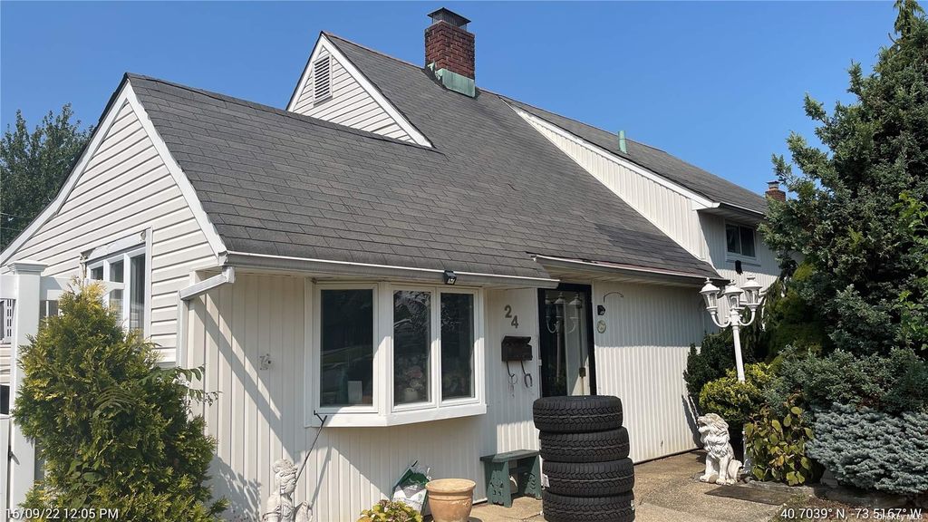 24 Wildwood Lane, Wantagh, NY 11793 | Trulia