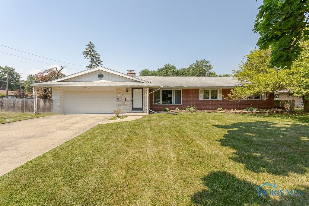 1222 Michele Dr, Toledo, OH 43614 - See Est. Value, Schools & More