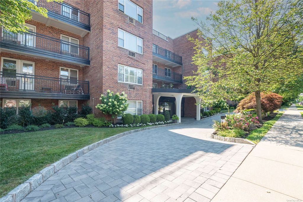 25 Chapel Place UNIT 1K, Great Neck, NY 11021 | MLS# 3567387 | Trulia