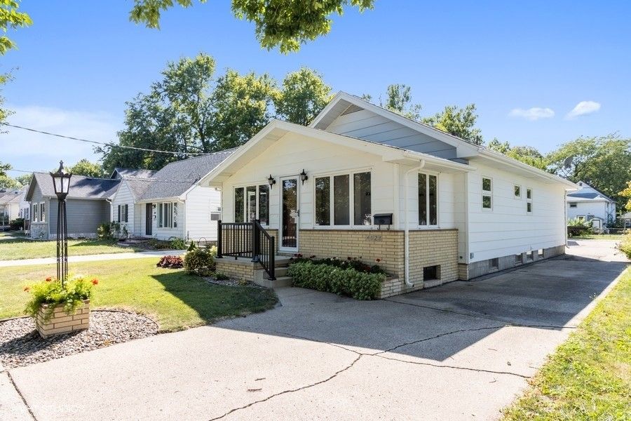 4028 5th Ave, Des Moines, IA 50313 | Trulia