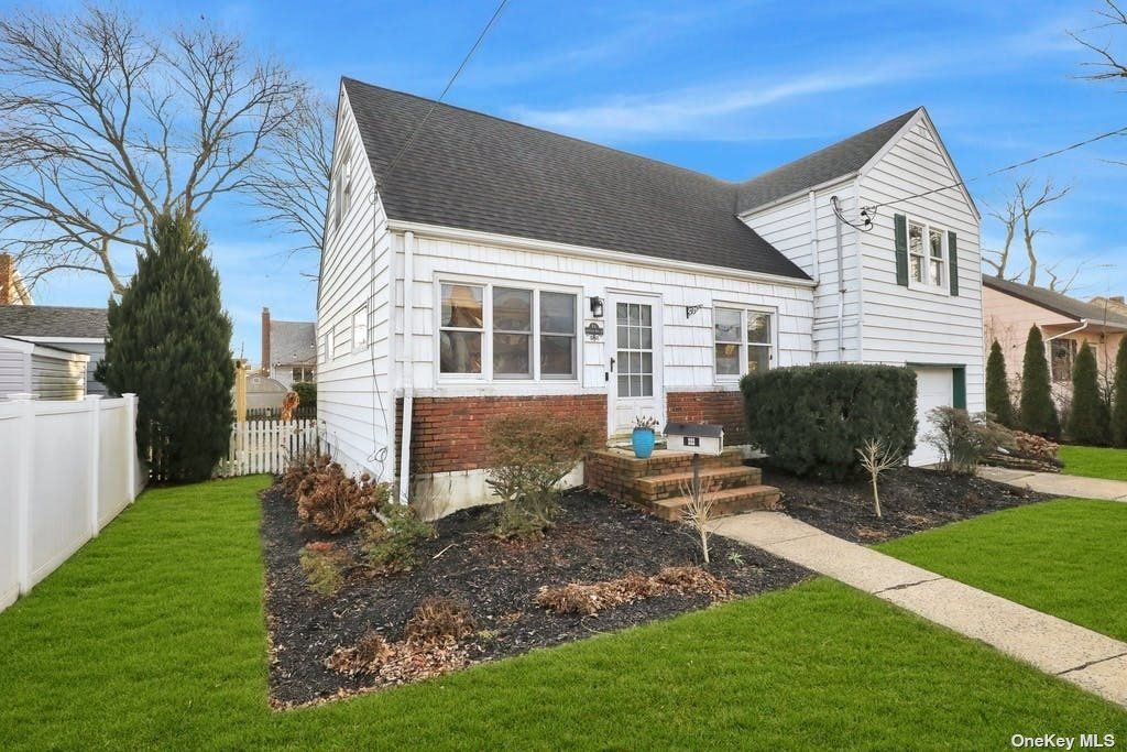 51 Rugby Rd, Merrick, NY 11566 - See Est. Value, Schools & More