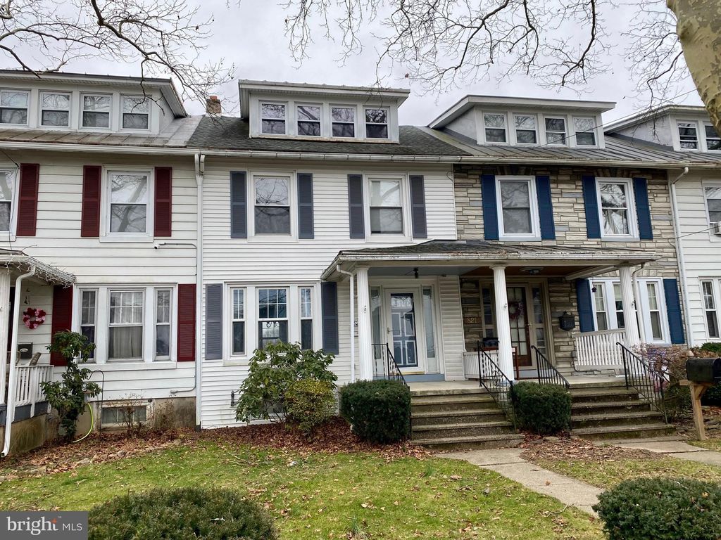 823 Main St, Shoemakersville, PA 19555 - See Est. Value, Schools & More