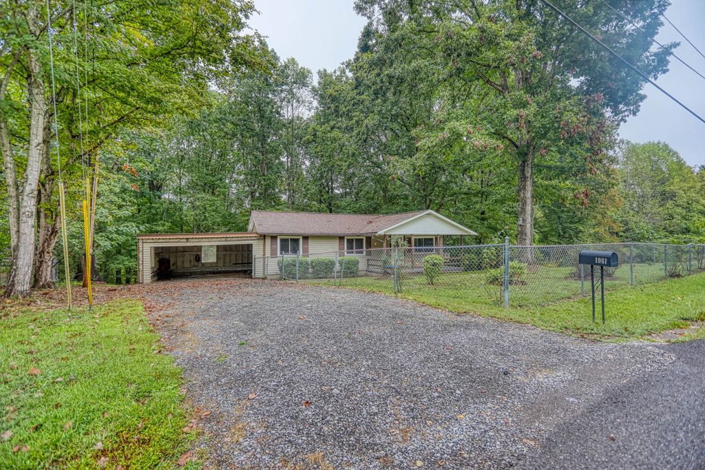 1061 Northfork Dr, Ashland City, TN 37015 | MLS# 3003632 - Trulia | Trulia
