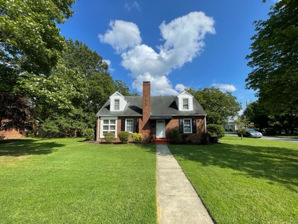 424 Green St, Graham, NC 27253 - See Est. Value, Schools & More