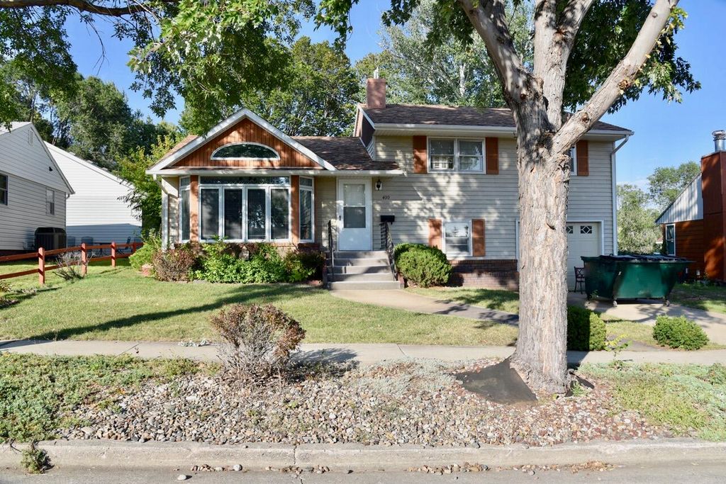 400 N Tyler Ave, Pierre, SD 57501 - See Est. Value, Schools & More