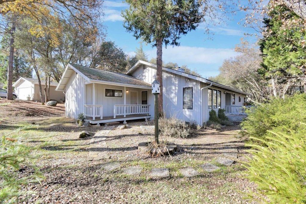 12618 Roadrunner Dr, Penn Valley, CA 95946 - See Est. Value, Schools & More