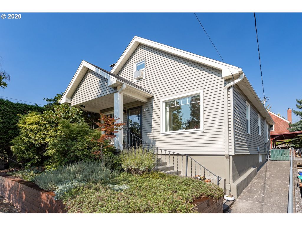 7621 Se Pne, Saint Portland, OR 97215 - See Est. Value, Schools & More