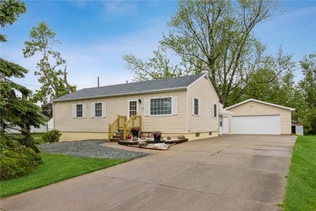 1760 Henderson Dr, Marion, IA 52302 | Trulia