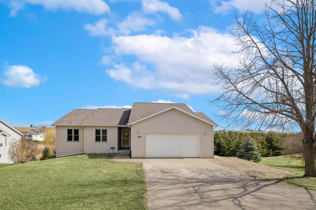 N1700 Sunnyslope DRIVE, La Crosse, WI 54601 - See Est. Value, Schools ...