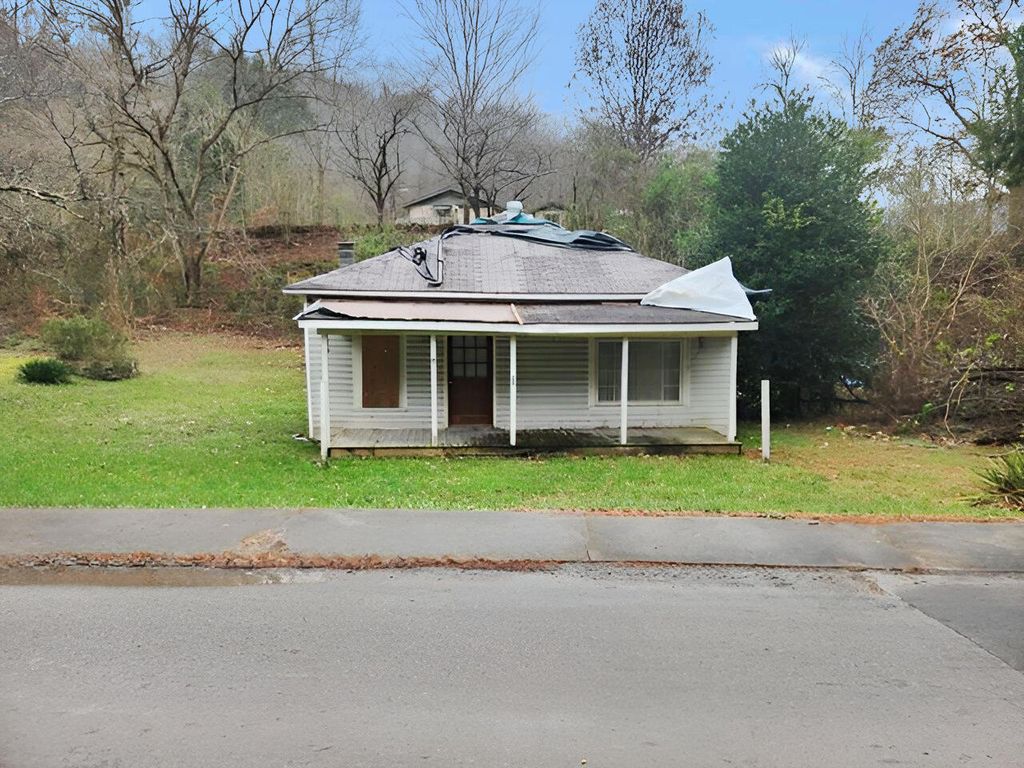 195 S Main St, Evarts, KY 40828 - See Est. Value, Schools & More