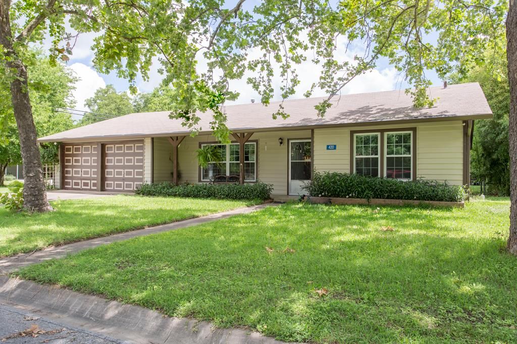 420 Leland St N, Kerrville, TX 78028 - See Est. Value, Schools & More