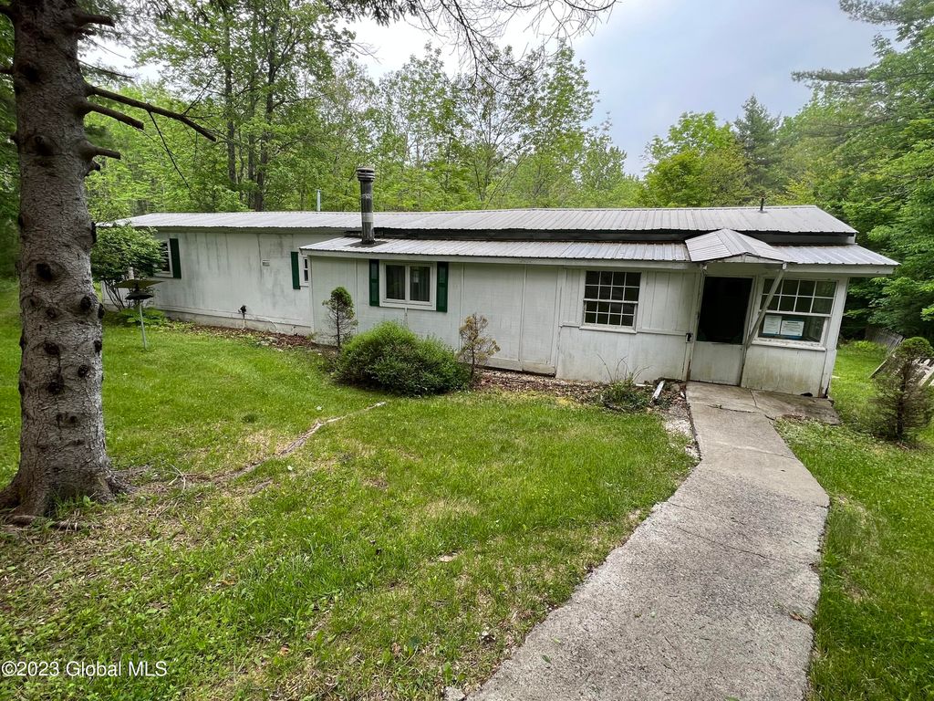 479 County Route 10, Corinth, NY 12822 - See Est. Value, Schools & More