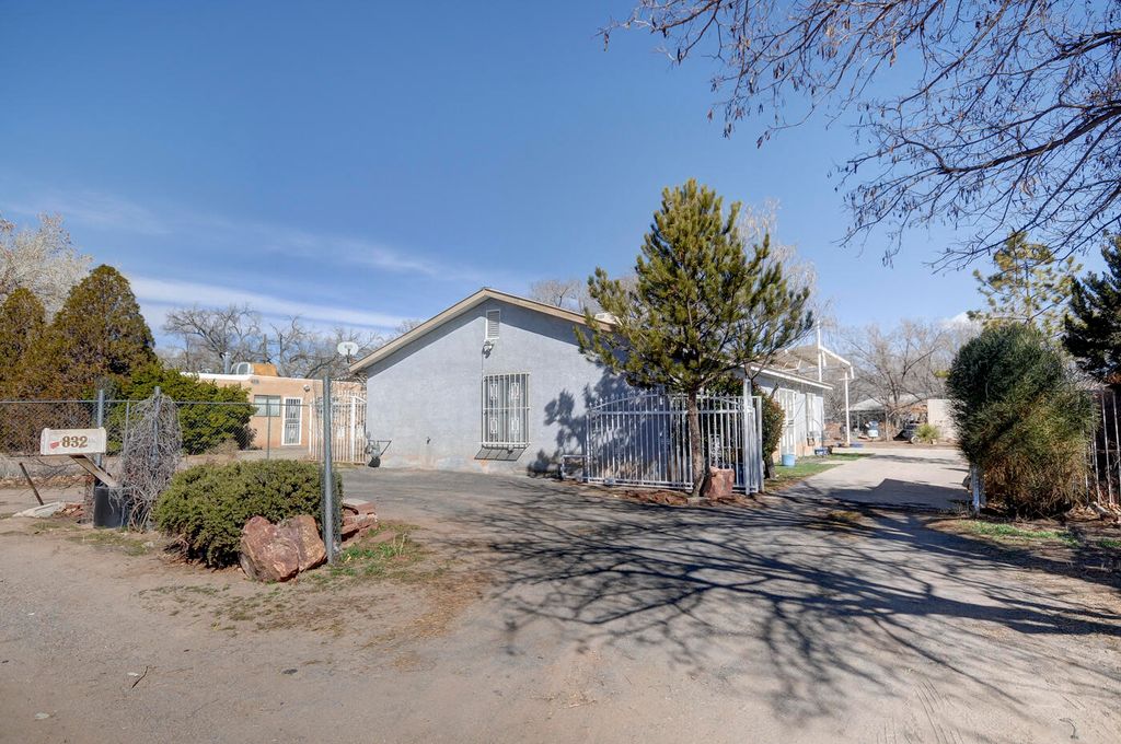 832 Gatewood Ave SW, Albuquerque, NM 87105 - See Est. Value, Schools & More
