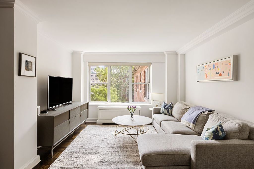 2 5th Ave #5F, Manhattan, NY 10011 - See Est. Value, Schools & More