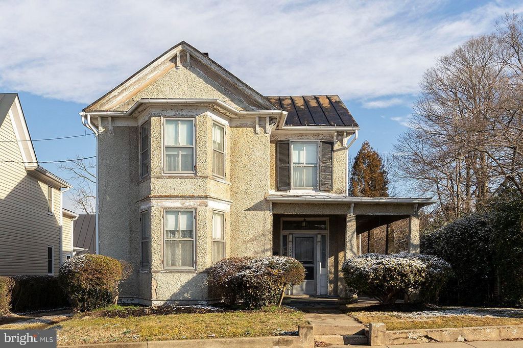 204 Edwards Ferry Rd NE, Leesburg, VA 20176 - See Est. Value, Schools ...