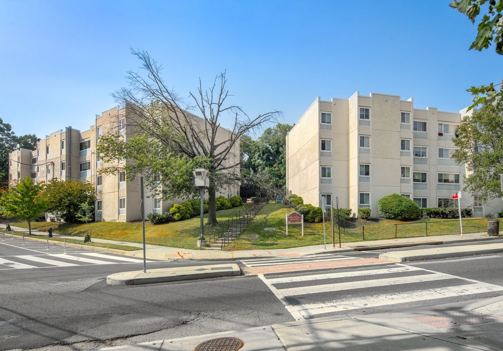 852 Barnaby St SE #202, Washington, DC 20032 - See Est. Value, Schools ...