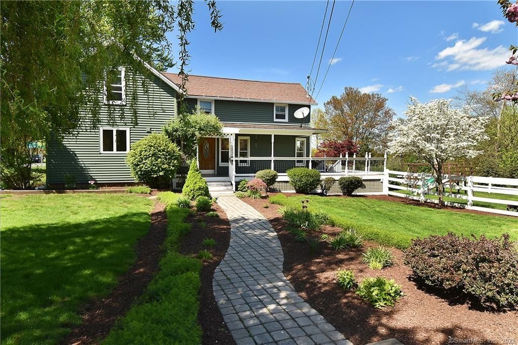 822 East Street North, Suffield, CT 06078 - See Est. Value, Schools & More