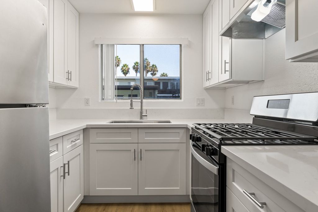 437 E Park Ave #103, El Cajon, CA 92020 - See Est. Value, Schools & More