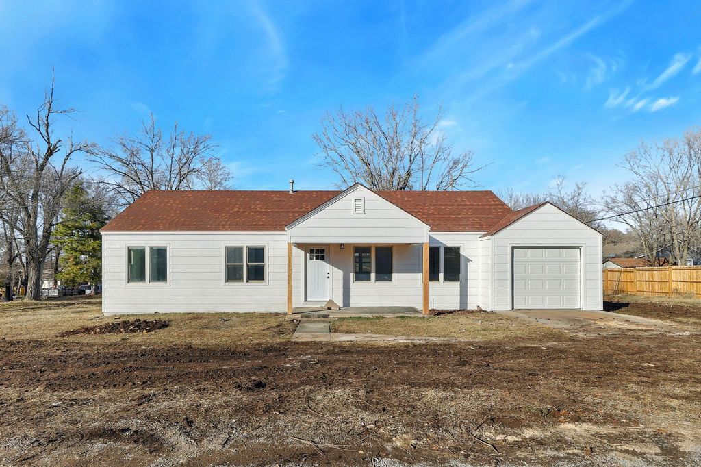 1206 N Bobbie St, Augusta, KS 67010 | MLS# 634836 | Trulia