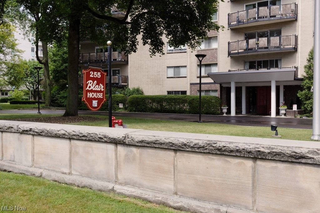 255 N Portage Path #504, Akron, OH 44303 - See Est. Value, Schools & More