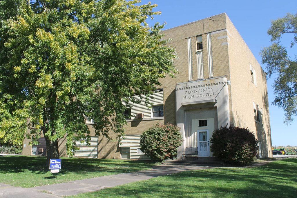 435 S Broadway St, Little York, IL 61453 - See Est. Value, Schools & More