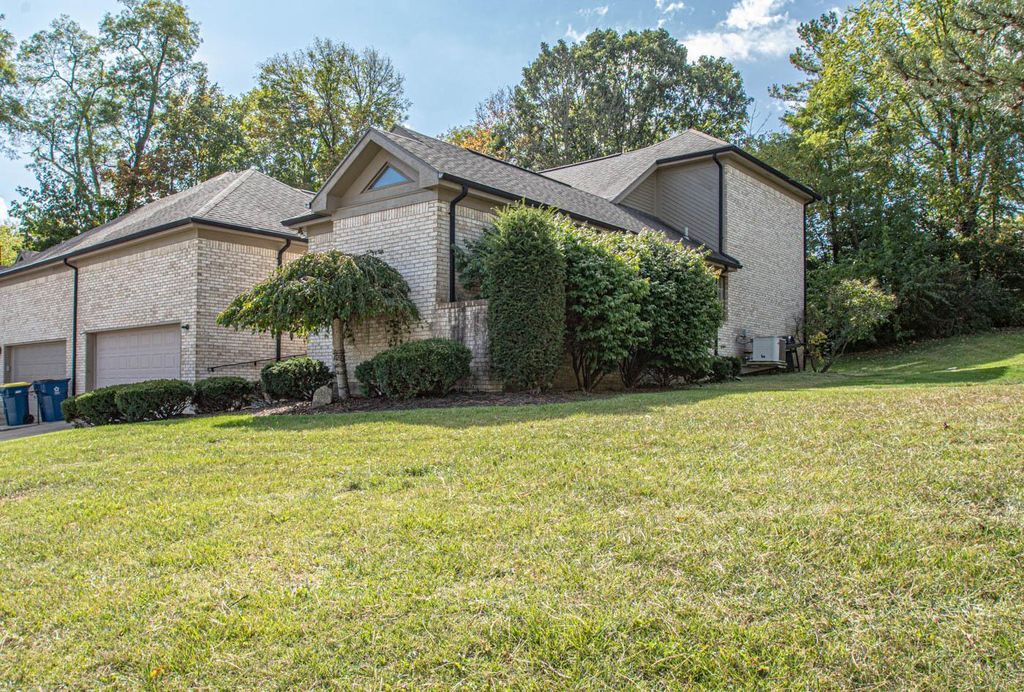 3916 Valley Brook Dr S, Englewood, OH 45322 | Trulia