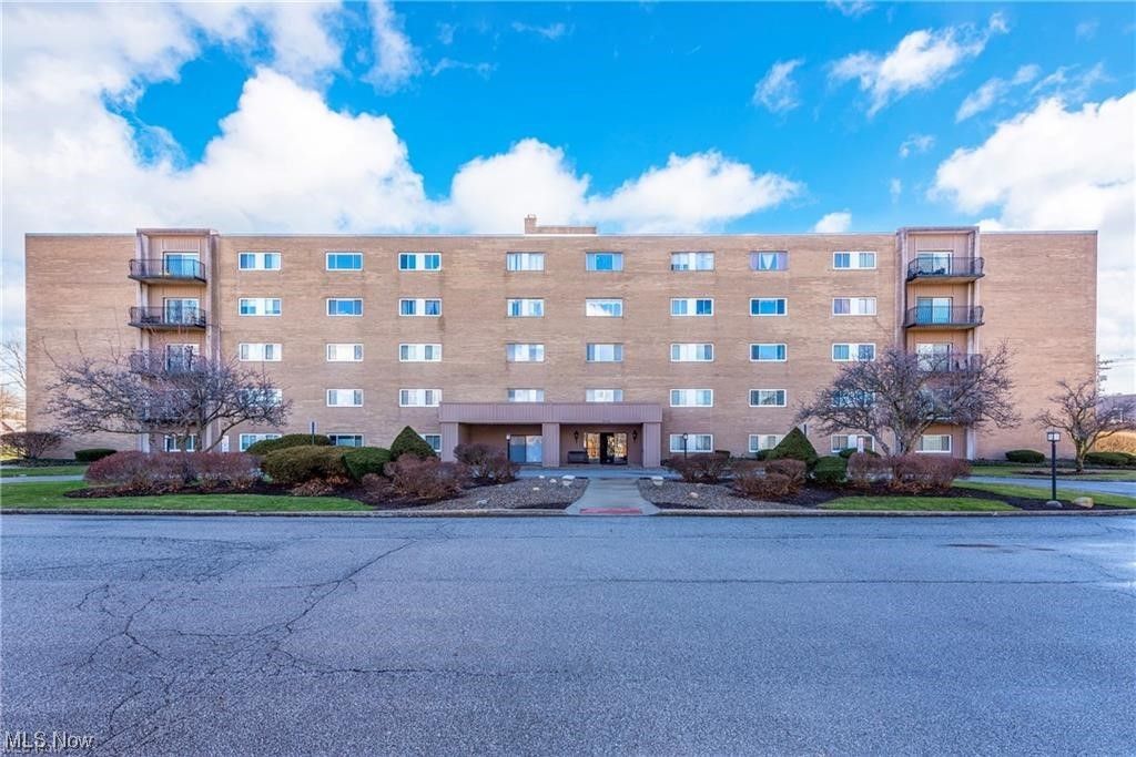 20333 Detroit Rd #313B, Rocky River, OH 44116 - See Est. Value, Schools ...