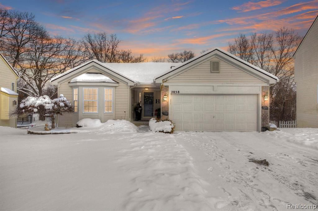 2858 Birchwood Dr, Waterford, MI 48329 - See Est. Value, Schools & More