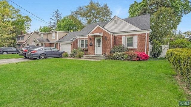 272 Kinderkamack Rd, Emerson, NJ 07630 - See Est. Value, Schools & More