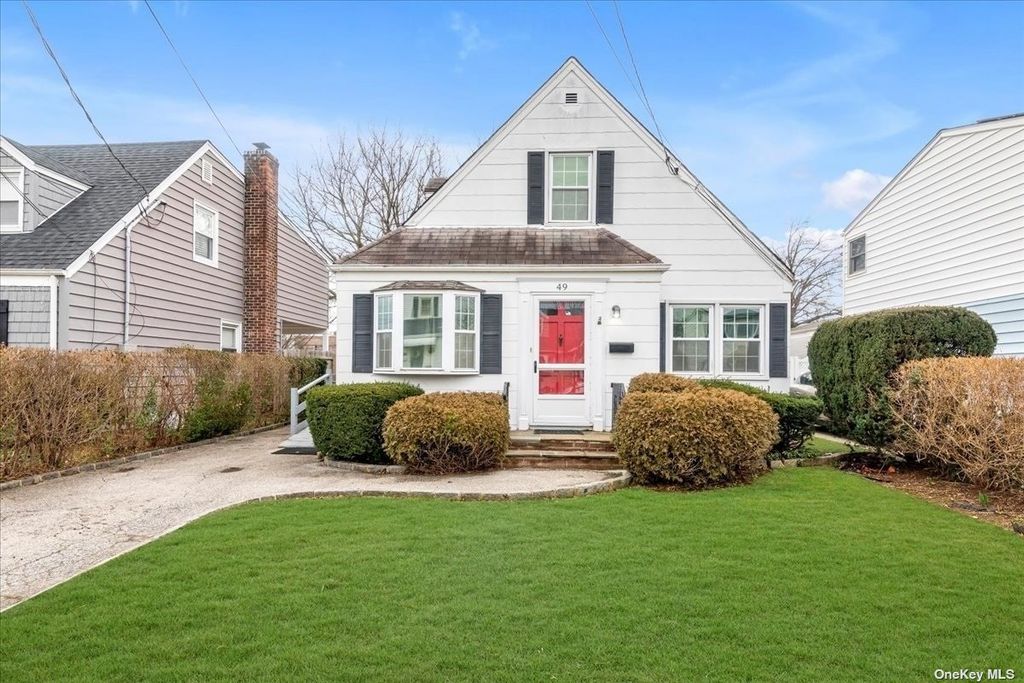 49 Brown Street, Mineola, NY 11501 | Trulia