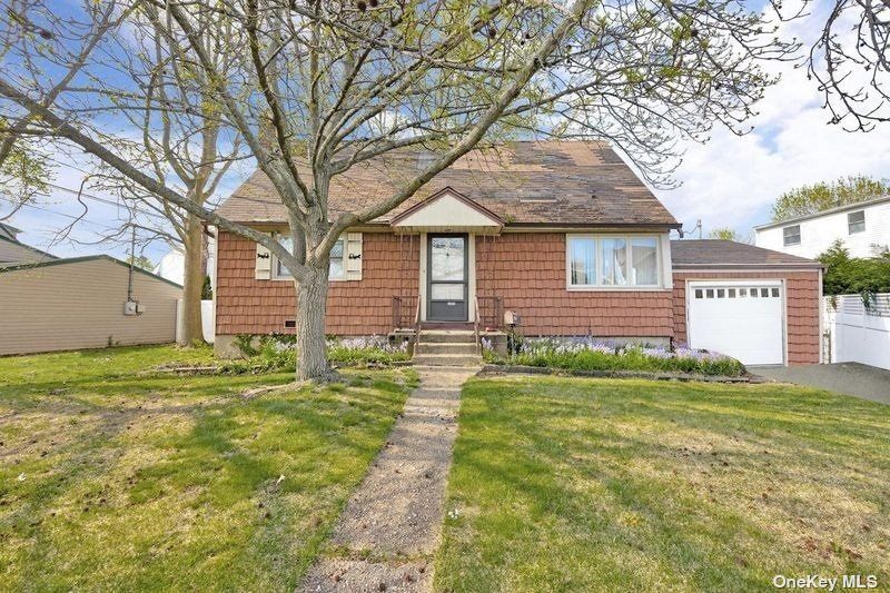 3999 Berrywood Drive, Seaford, NY 11783 | Trulia